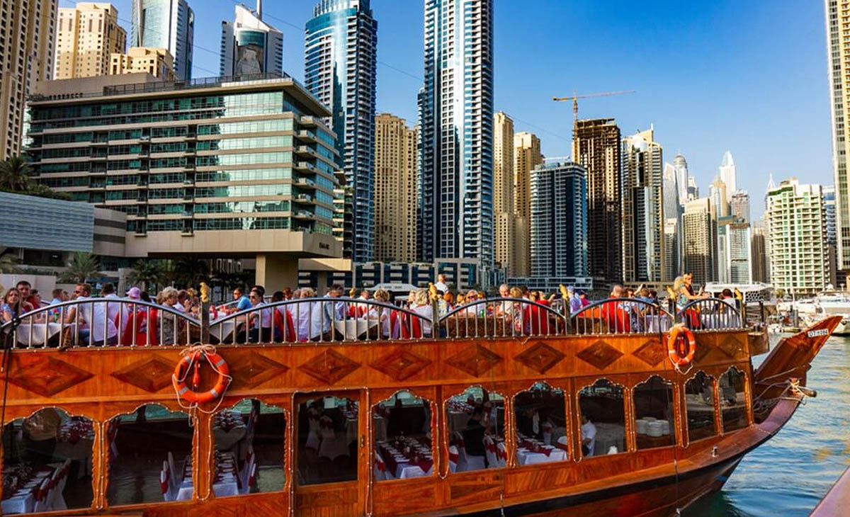 Dinner on a Traditional Wooden Boat: A Magical Experience